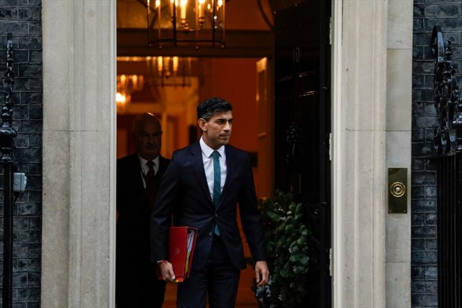 Rishi Sunak compte sur le couronnement de Charles III pour rassembler malgré la