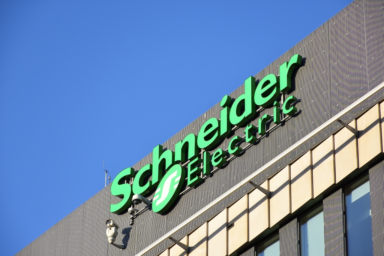 Schneider Electric dépasse les attentes avec +11,2% de croissance au ...