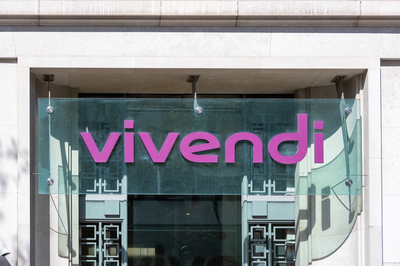 Vivendi tourne la page des télécoms et réduit significativement son ...
